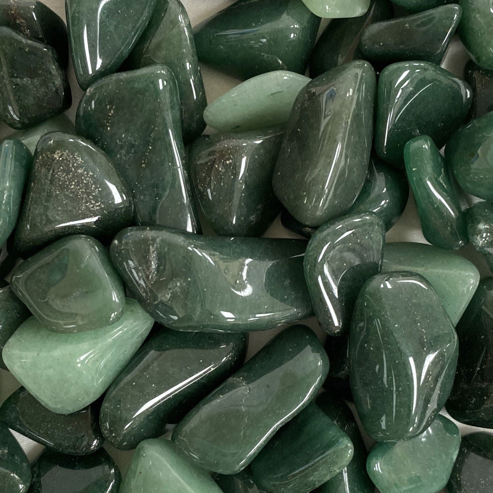 Green Quartz Tumbled – Merkaba Sol